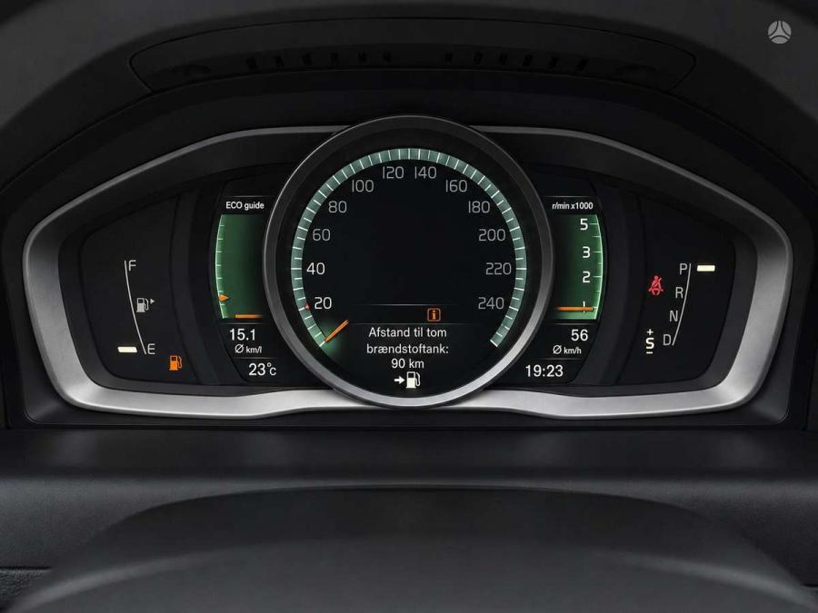 Black Volvo XC60 2015 in Pakruojis, with an engine capacity of 1.97 L and mileage of 301 thousand km for 8300 €, photo 14 on AUTOMOTO.COM.LV