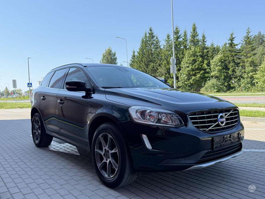 Black Volvo XC60 2015 in Utena, with an engine capacity of 1.98 L and mileage of 293 thousand km for 9900 €, photo 5 on AUTOMOTO.COM.LV