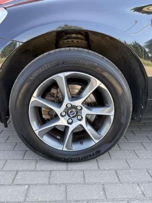 Black Volvo XC60 2015 in Utena, with an engine capacity of 1.98 L and mileage of 293 thousand km for 9900 €, photo 10 on AUTOMOTO.COM.LV