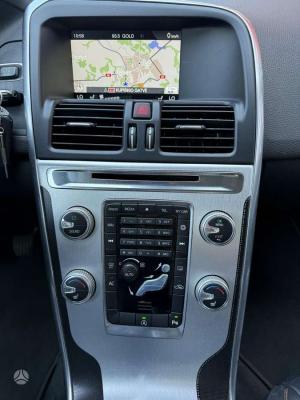 Black Volvo XC60 2015 in Utena, with an engine capacity of 1.98 L and mileage of 293 thousand km for 9900 €, photo 13 on AUTOMOTO.COM.LV
