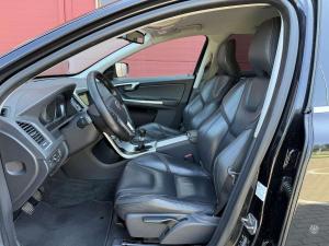 Black Volvo XC60 2015 in Utena, with an engine capacity of 1.98 L and mileage of 293 thousand km for 9900 €, photo 15 on AUTOMOTO.COM.LV