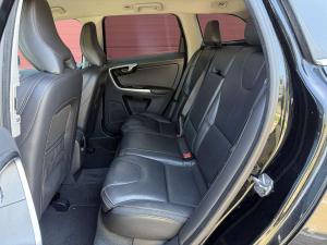 Black Volvo XC60 2015 in Utena, with an engine capacity of 1.98 L and mileage of 293 thousand km for 9900 €, photo 21 on AUTOMOTO.COM.LV