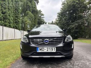 Black Volvo XC60 2015 in Riga, with an engine capacity of 2.00 L and mileage of 369 thousand km for 9290 €, photo 4 on AUTOMOTO.COM.LV