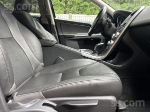 Black Volvo XC60 2015 in Riga, with an engine capacity of 2.00 L and mileage of 369 thousand km for 9290 €, photo 16 on AUTOMOTO.COM.LV