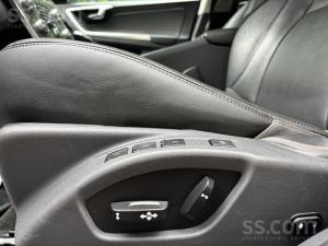 Black Volvo XC60 2015 in Riga, with an engine capacity of 2.00 L and mileage of 369 thousand km for 9290 €, photo 25 on AUTOMOTO.COM.LV