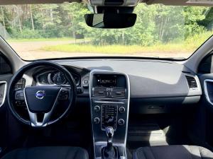 Black Volvo XC60 2015 in Jurmala, with an engine capacity of 2.40 L and mileage of 320 thousand km for 9500 €, photo 9 on AUTOMOTO.COM.LV