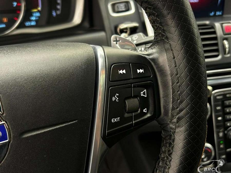 Melns Volvo XC60 2015 Viļņa, ar dzinēja tilpumu 2.95 L un nobraukumu 118 tūkst. km par 11500 €, foto 12 vietnē AUTOMOTO.COM.LV