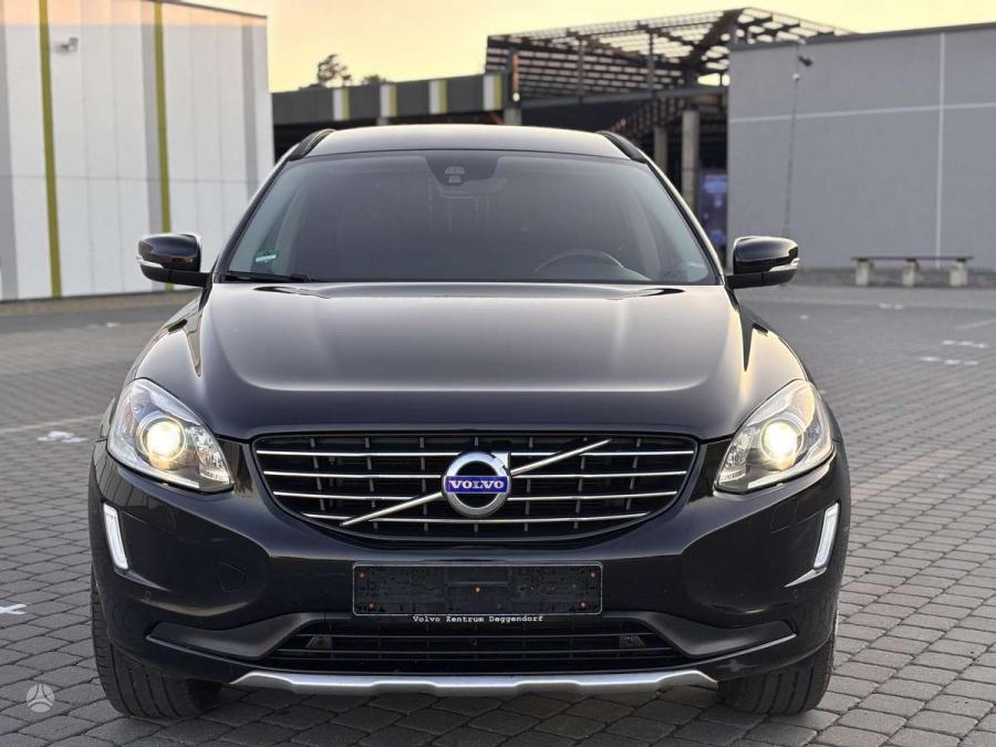 Black Volvo XC60 2015 in Raseiniai, with an engine capacity of 1.98 L and mileage of 281 thousand km for 11500 €, photo 6 on AUTOMOTO.COM.LV