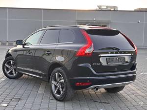 Black Volvo XC60 2015 in Raseiniai, with an engine capacity of 1.98 L and mileage of 281 thousand km for 11500 €, photo 8 on AUTOMOTO.COM.LV