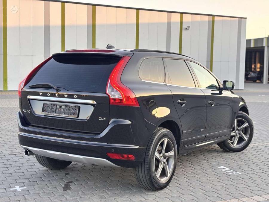 Black Volvo XC60 2015 in Raseiniai, with an engine capacity of 1.98 L and mileage of 281 thousand km for 11500 €, photo 12 on AUTOMOTO.COM.LV