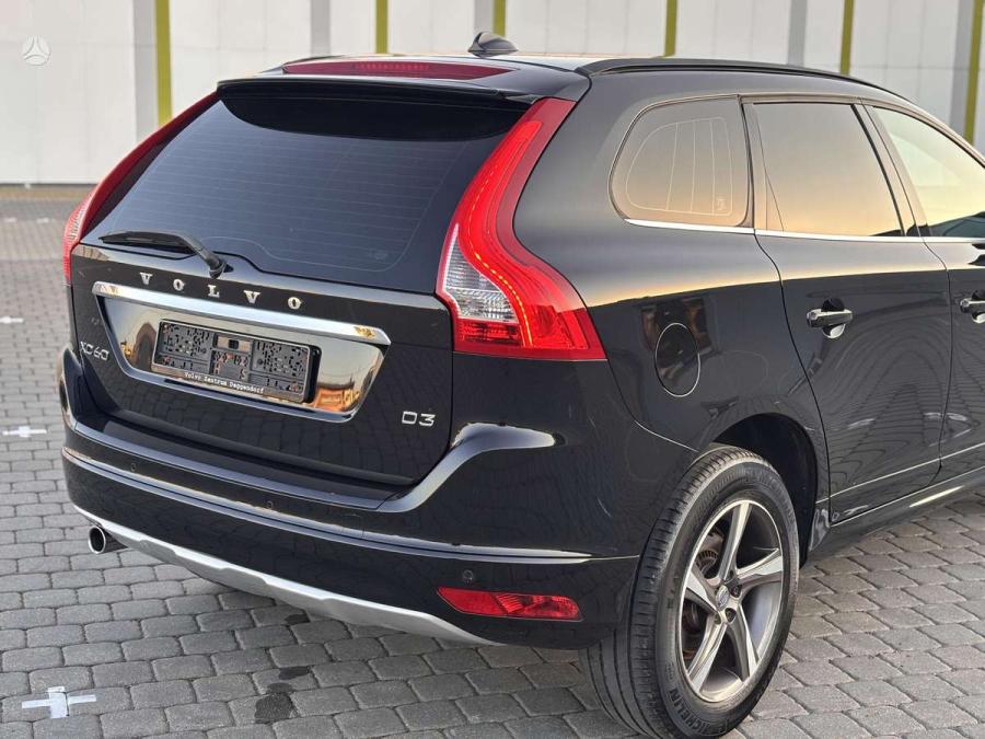 Black Volvo XC60 2015 in Raseiniai, with an engine capacity of 1.98 L and mileage of 281 thousand km for 11500 €, photo 13 on AUTOMOTO.COM.LV