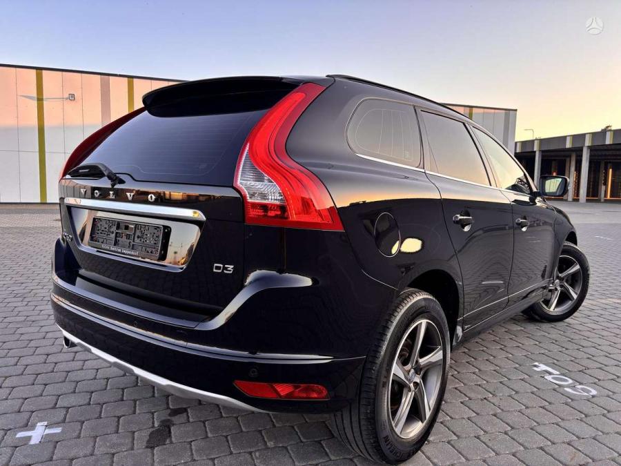 Black Volvo XC60 2015 in Raseiniai, with an engine capacity of 1.98 L and mileage of 281 thousand km for 11500 €, photo 14 on AUTOMOTO.COM.LV