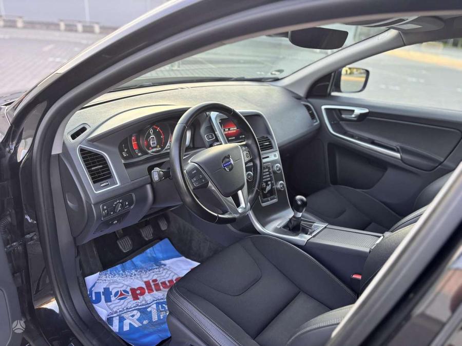 Black Volvo XC60 2015 in Raseiniai, with an engine capacity of 1.98 L and mileage of 281 thousand km for 11500 €, photo 23 on AUTOMOTO.COM.LV