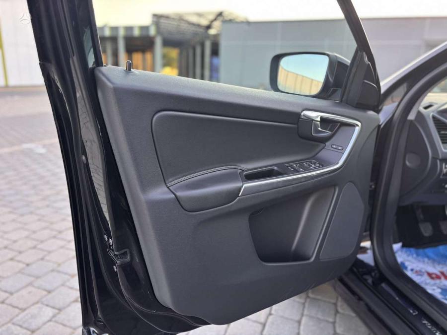 Black Volvo XC60 2015 in Raseiniai, with an engine capacity of 1.98 L and mileage of 281 thousand km for 11500 €, photo 24 on AUTOMOTO.COM.LV