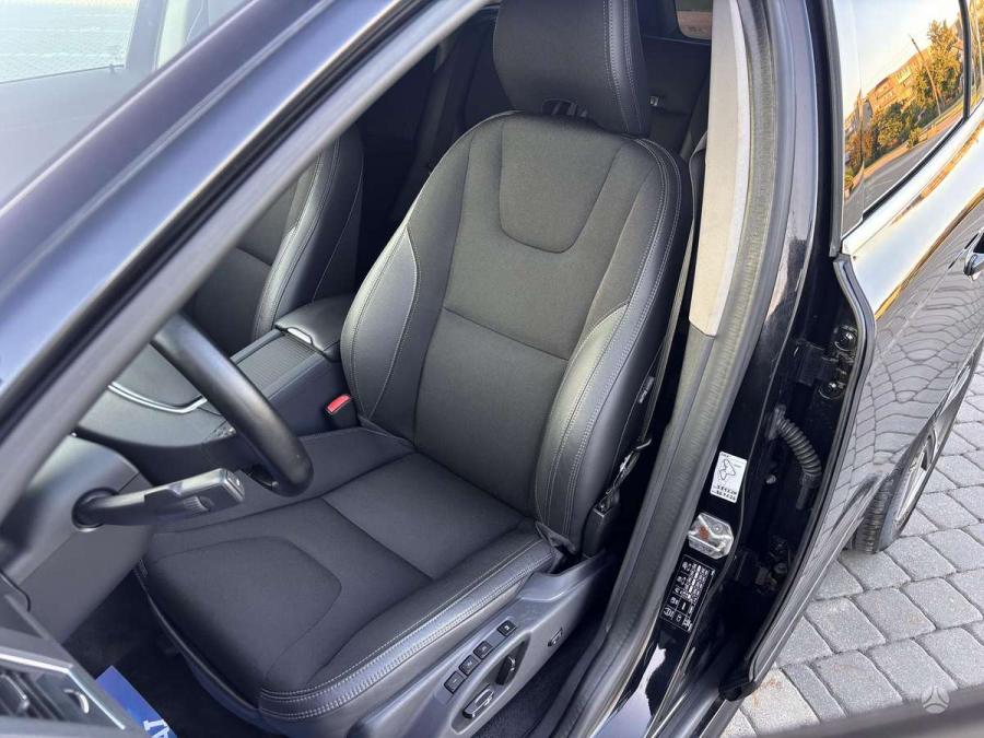 Black Volvo XC60 2015 in Raseiniai, with an engine capacity of 1.98 L and mileage of 281 thousand km for 11500 €, photo 25 on AUTOMOTO.COM.LV