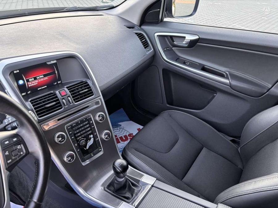 Black Volvo XC60 2015 in Raseiniai, with an engine capacity of 1.98 L and mileage of 281 thousand km for 11500 €, photo 28 on AUTOMOTO.COM.LV