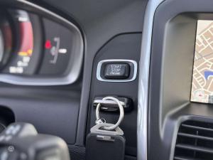 Black Volvo XC60 2015 in Raseiniai, with an engine capacity of 1.98 L and mileage of 281 thousand km for 11500 €, photo 30 on AUTOMOTO.COM.LV