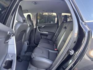 Black Volvo XC60 2015 in Raseiniai, with an engine capacity of 1.98 L and mileage of 281 thousand km for 11500 €, photo 32 on AUTOMOTO.COM.LV