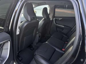Black Volvo XC60 2015 in Raseiniai, with an engine capacity of 1.98 L and mileage of 281 thousand km for 11500 €, photo 33 on AUTOMOTO.COM.LV