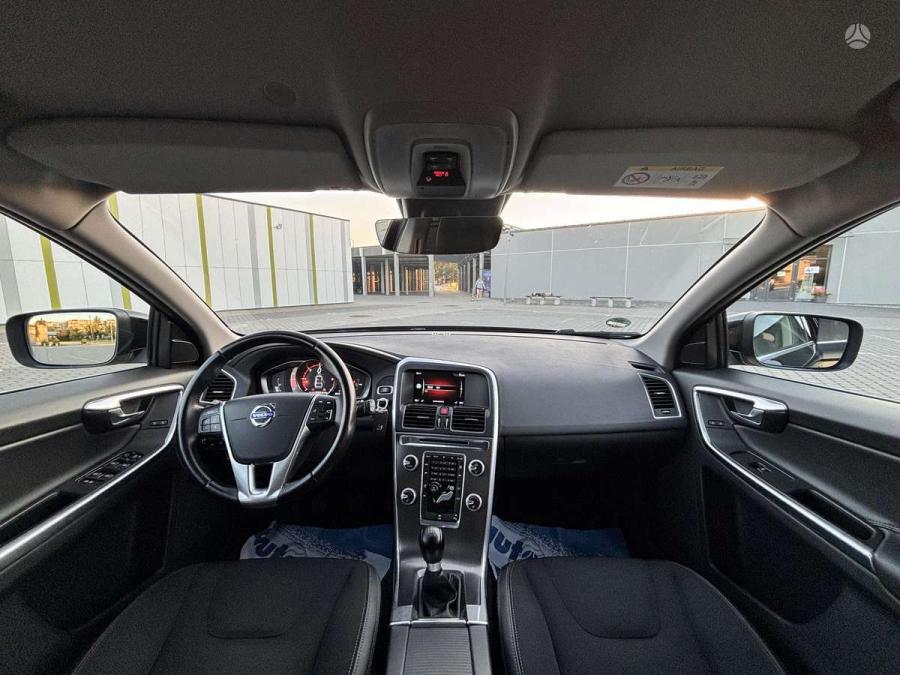 Black Volvo XC60 2015 in Raseiniai, with an engine capacity of 1.98 L and mileage of 281 thousand km for 11500 €, photo 34 on AUTOMOTO.COM.LV