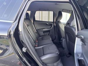 Black Volvo XC60 2015 in Raseiniai, with an engine capacity of 1.98 L and mileage of 281 thousand km for 11500 €, photo 35 on AUTOMOTO.COM.LV