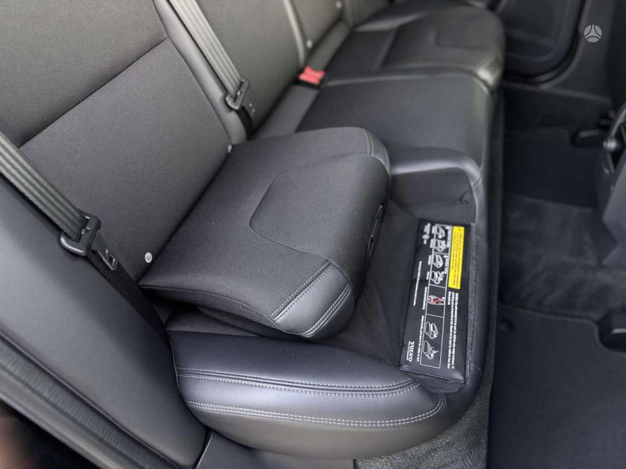 Black Volvo XC60 2015 in Raseiniai, with an engine capacity of 1.98 L and mileage of 281 thousand km for 11500 €, photo 37 on AUTOMOTO.COM.LV