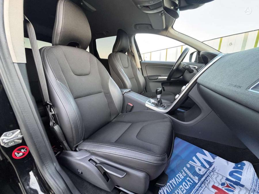 Black Volvo XC60 2015 in Raseiniai, with an engine capacity of 1.98 L and mileage of 281 thousand km for 11500 €, photo 41 on AUTOMOTO.COM.LV