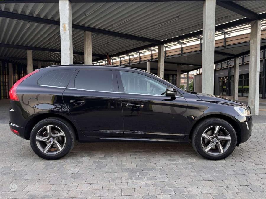 Black Volvo XC60 2015 in Raseiniai, with an engine capacity of 1.98 L and mileage of 281 thousand km for 11500 €, photo 47 on AUTOMOTO.COM.LV