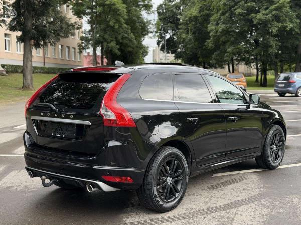 Black Volvo XC60 2015 in Utena, with an engine capacity of 2.40 L and mileage of 250 thousand km for 15350 €, photo 6 on AUTOMOTO.COM.LV