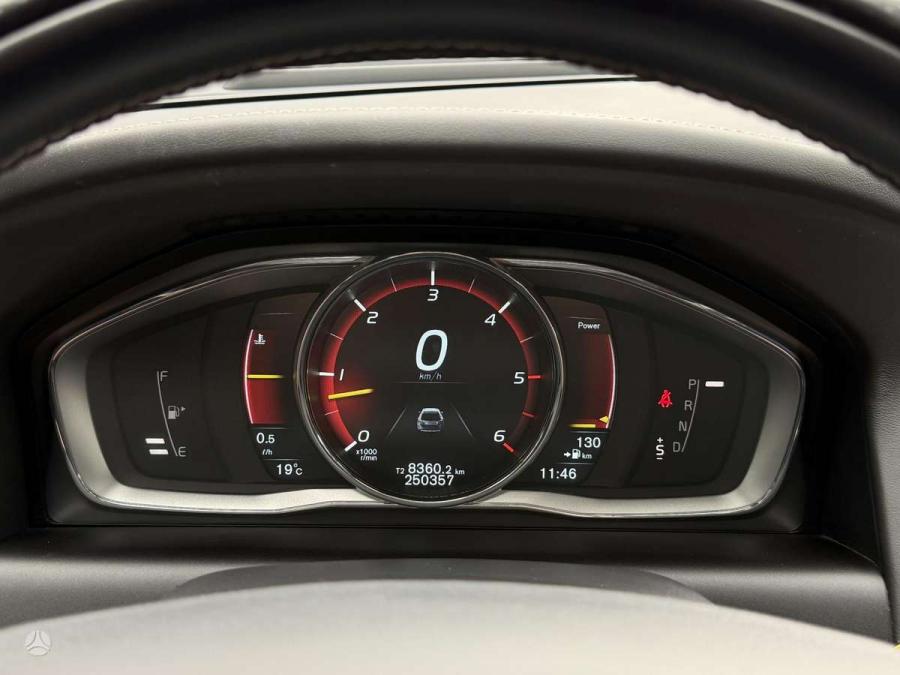 Черный Вольво ХС60 2015 в Утена, объемом двигателя 2.40 л и пробегом 250 тыс. км за 15350 €, фото 25 на AUTOMOTO.COM.LV