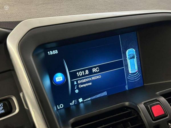 Black Volvo XC60 2015 in Marijampole, with an engine capacity of 2.40 L and mileage of 237 thousand km for 12950 €, photo 6 on AUTOMOTO.COM.LV