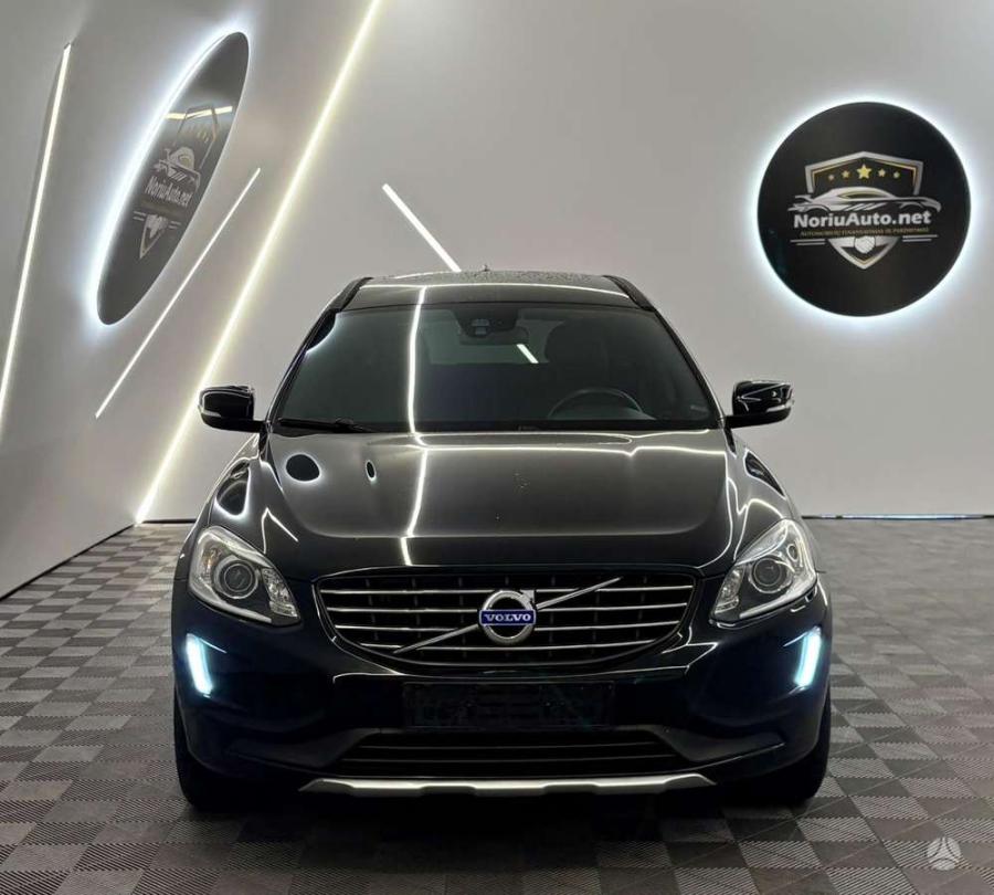 Black Volvo XC60 2015 in Marijampole, with an engine capacity of 2.40 L and mileage of 237 thousand km for 12950 €, photo 9 on AUTOMOTO.COM.LV
