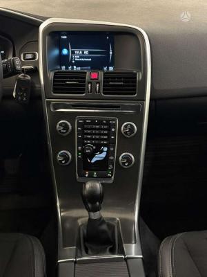 Black Volvo XC60 2015 in Marijampole, with an engine capacity of 2.40 L and mileage of 237 thousand km for 12950 €, photo 16 on AUTOMOTO.COM.LV