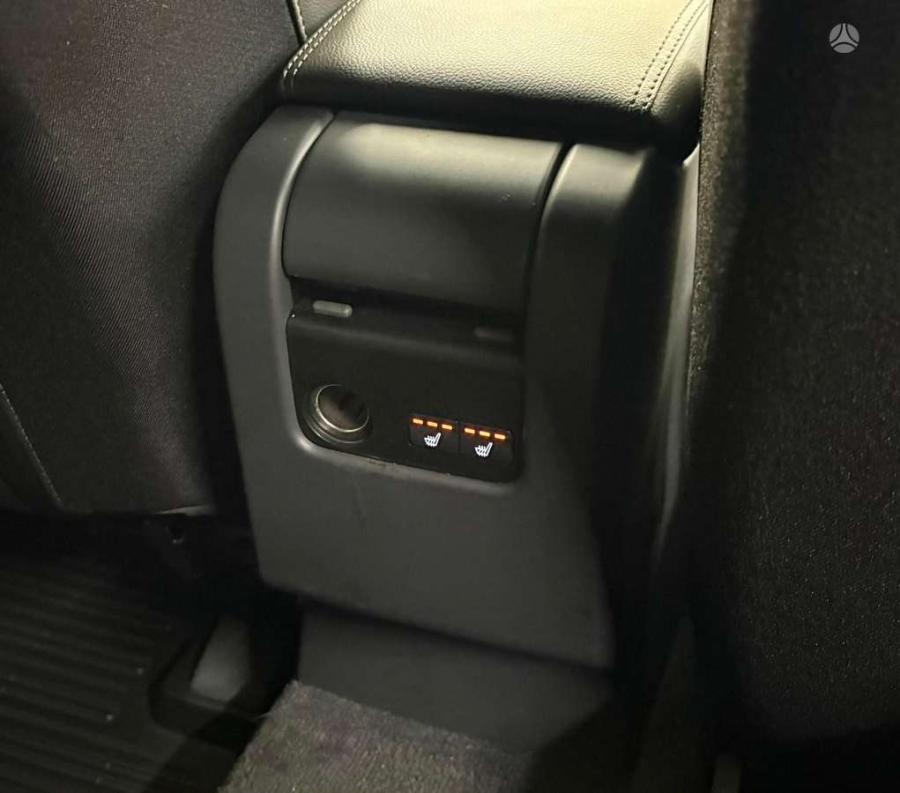 Black Volvo XC60 2015 in Marijampole, with an engine capacity of 2.40 L and mileage of 237 thousand km for 12950 €, photo 17 on AUTOMOTO.COM.LV