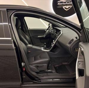 Black Volvo XC60 2015 in Marijampole, with an engine capacity of 2.40 L and mileage of 237 thousand km for 12950 €, photo 18 on AUTOMOTO.COM.LV