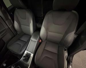 Black Volvo XC60 2015 in Marijampole, with an engine capacity of 2.40 L and mileage of 237 thousand km for 12950 €, photo 25 on AUTOMOTO.COM.LV