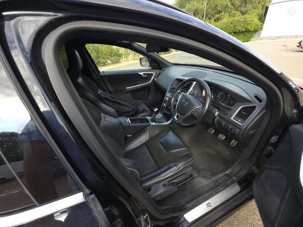 Black Volvo XC60 2015 in Siauliai, with an engine capacity of 1.97 L and mileage of 200 thousand km for 4599 €, photo 7 on AUTOMOTO.COM.LV