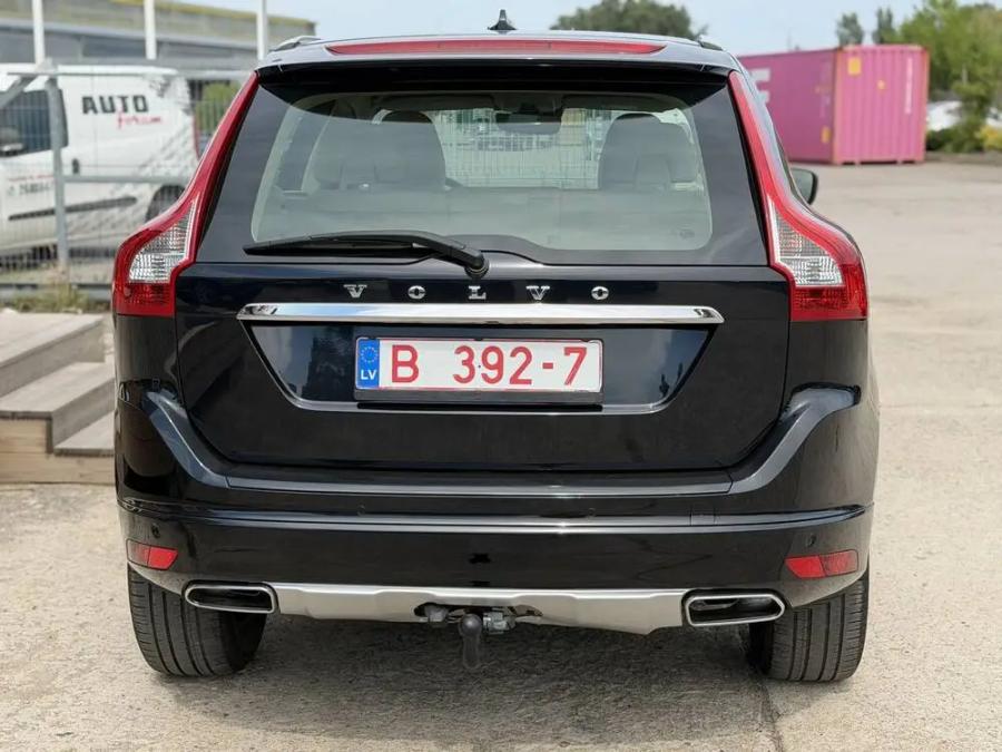 Black Volvo XC60 2015 in Riga, with an engine capacity of 2.00 L and mileage of 199 thousand km for 13500 €, photo 7 on AUTOMOTO.COM.LV