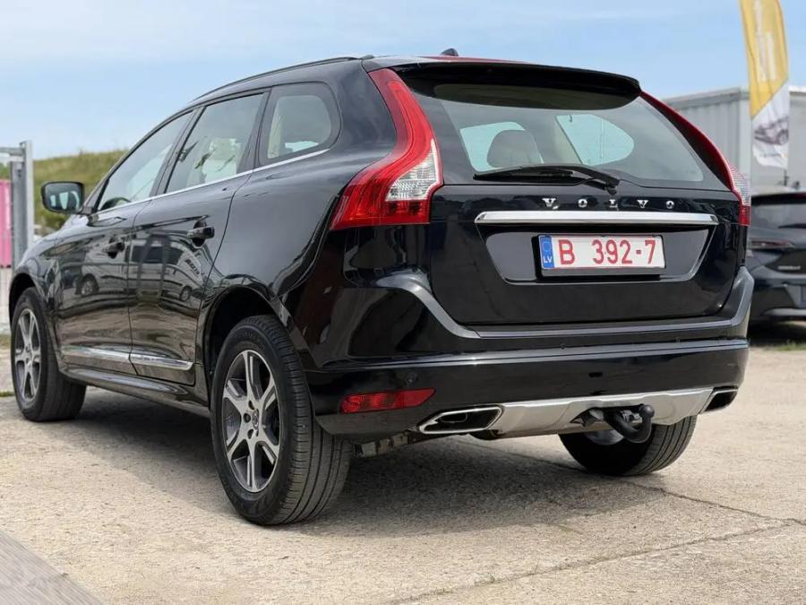 Black Volvo XC60 2015 in Riga, with an engine capacity of 2.00 L and mileage of 199 thousand km for 13500 €, photo 8 on AUTOMOTO.COM.LV