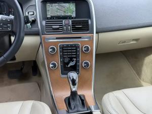 Black Volvo XC60 2015 in Riga, with an engine capacity of 2.00 L and mileage of 199 thousand km for 13500 €, photo 14 on AUTOMOTO.COM.LV