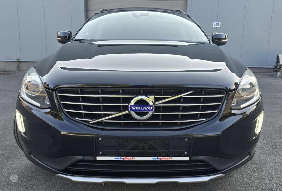 Black Volvo XC60 2015 in Kaunas, with an engine capacity of 1.97 L and mileage of 317 thousand km for 9299 €, photo 3 on AUTOMOTO.COM.LV