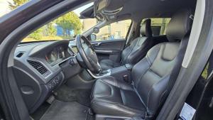 Black Volvo XC60 2015 in Kaunas, with an engine capacity of 1.97 L and mileage of 317 thousand km for 9299 €, photo 11 on AUTOMOTO.COM.LV