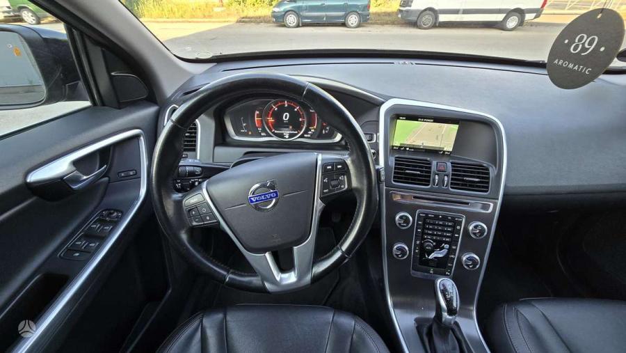 Black Volvo XC60 2015 in Kaunas, with an engine capacity of 1.97 L and mileage of 317 thousand km for 9299 €, photo 14 on AUTOMOTO.COM.LV