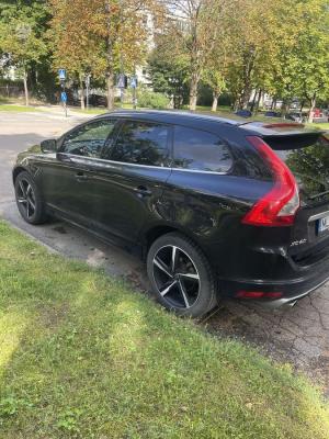 Black Volvo XC60 2015 in Vilnius, with an engine capacity of 1.98 L and mileage of 295 thousand km for 9000 €, photo 6 on AUTOMOTO.COM.LV