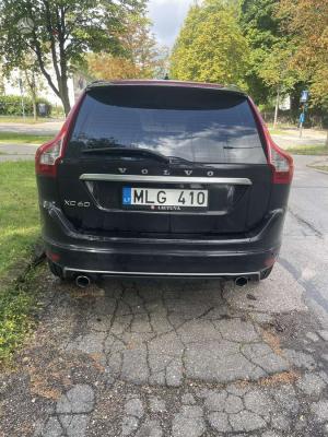 Black Volvo XC60 2015 in Vilnius, with an engine capacity of 1.98 L and mileage of 295 thousand km for 9000 €, photo 7 on AUTOMOTO.COM.LV