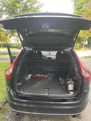 Black Volvo XC60 2015 in Vilnius, with an engine capacity of 1.98 L and mileage of 295 thousand km for 9000 €, photo 11 on AUTOMOTO.COM.LV