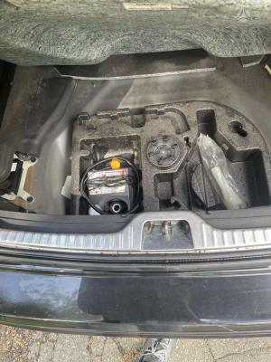 Black Volvo XC60 2015 in Vilnius, with an engine capacity of 1.98 L and mileage of 295 thousand km for 9000 €, photo 13 on AUTOMOTO.COM.LV