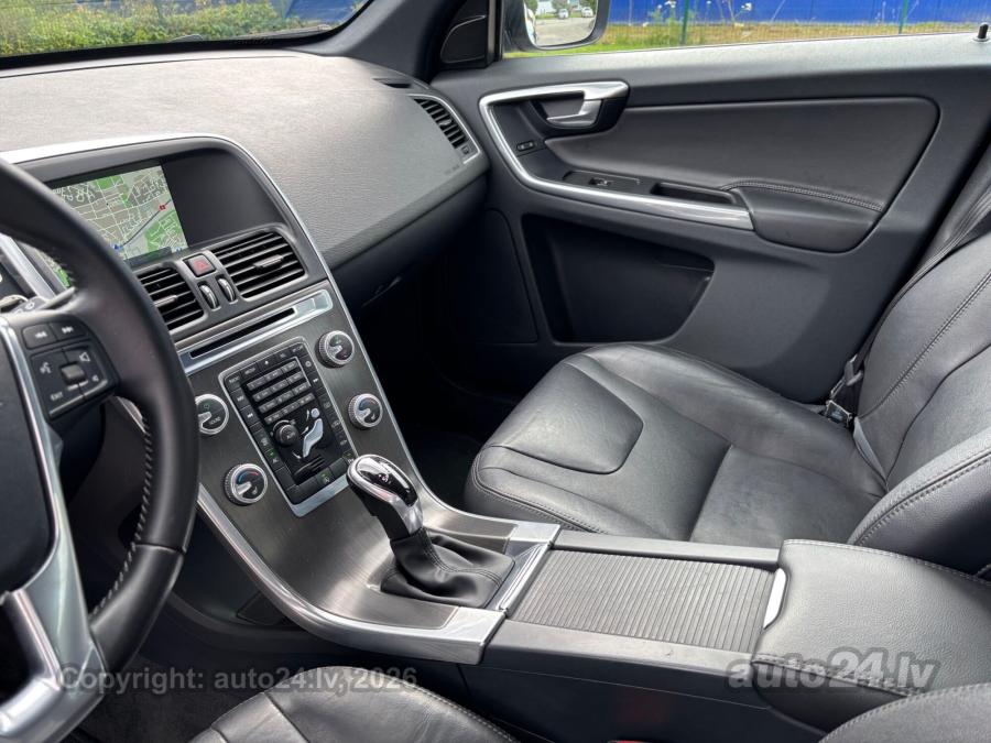 Melns Volvo XC60 2015 Paide, ar dzinēja tilpumu 2.00 L un nobraukumu 286 tūkst. km par 11490 €, foto 13 vietnē AUTOMOTO.COM.LV