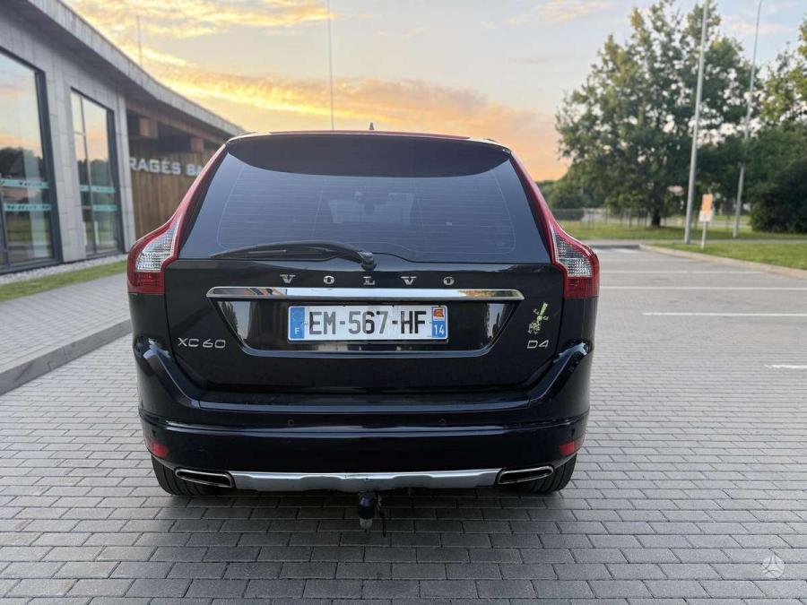 Black Volvo XC60 2015 in Taurage, with an engine capacity of 2.00 L and mileage of 200 thousand km for 9300 €, photo 6 on AUTOMOTO.COM.LV
