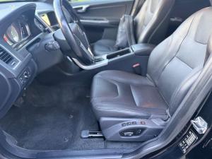 Black Volvo XC60 2015 in Taurage, with an engine capacity of 2.00 L and mileage of 200 thousand km for 9300 €, photo 9 on AUTOMOTO.COM.LV